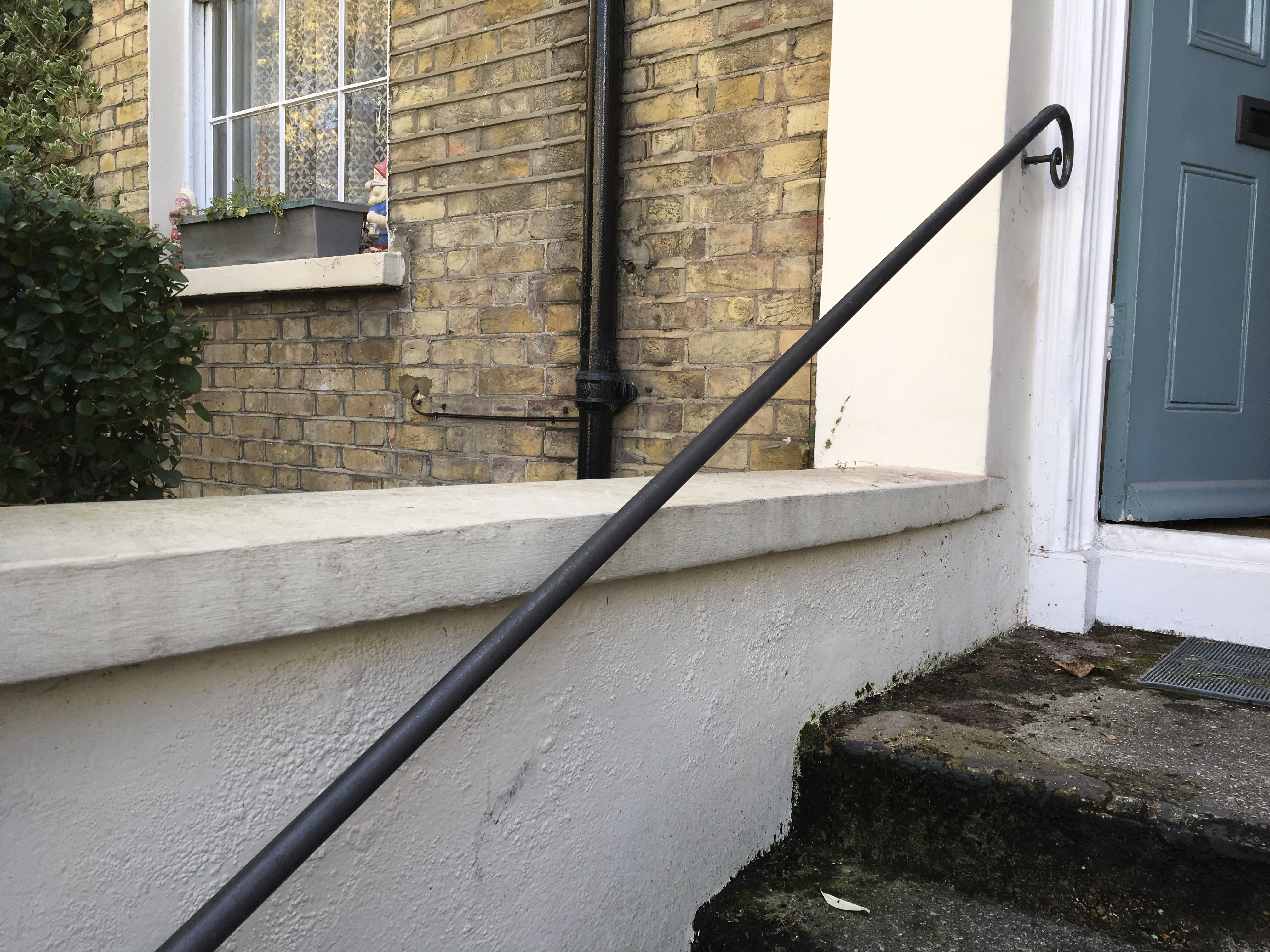 Forged handrail with scroll - Artist Blacksmith